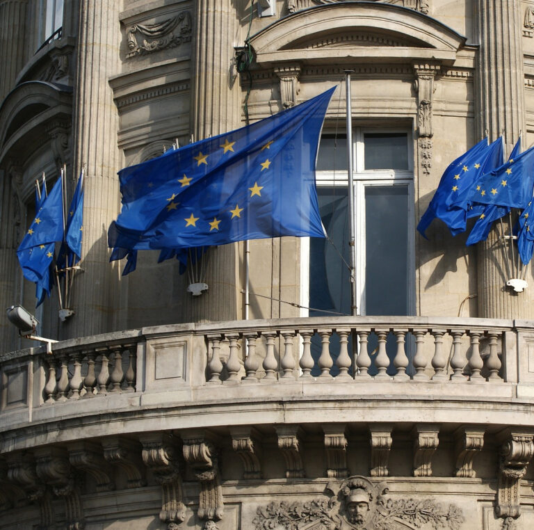 A European View on Intelligence Cooperation - The Strauss Center